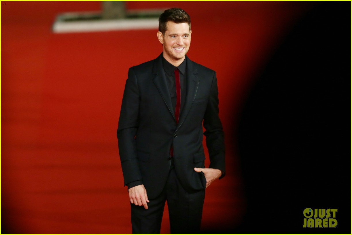 Michael Bublé Debuts Official 'Nobody But Me' Music Video - Watch Now ...