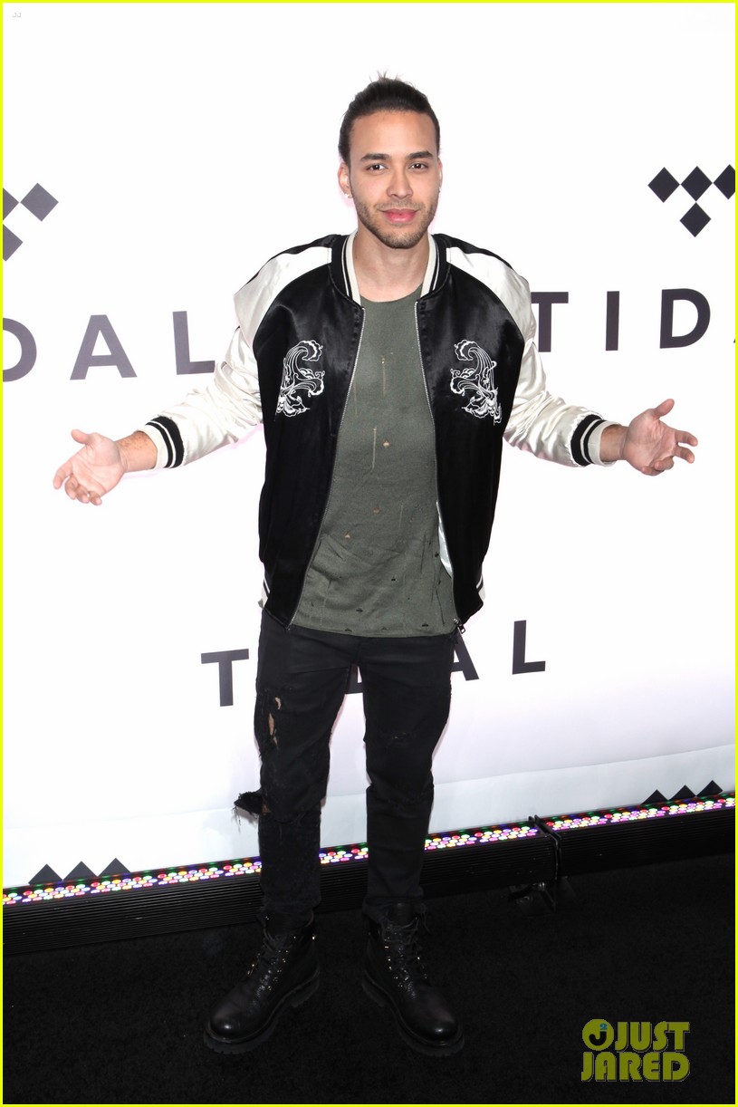 Prince Royce Throws Out Roses on Stage During TIDAL X: 1015 Concert ...