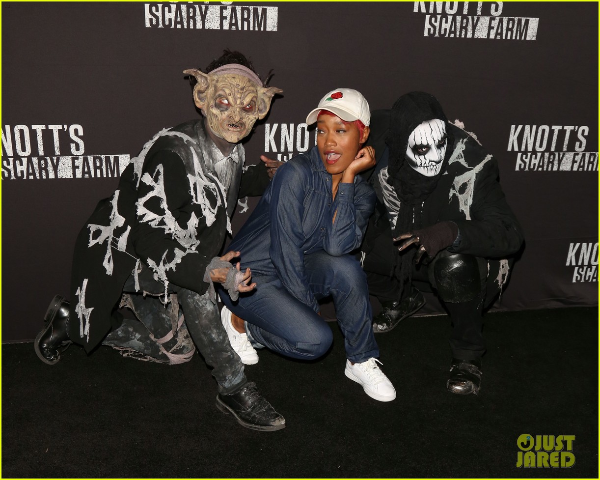 Vanessa Hudgens & Austin Butler Brave the Scares at Knott's Scary Farm ...