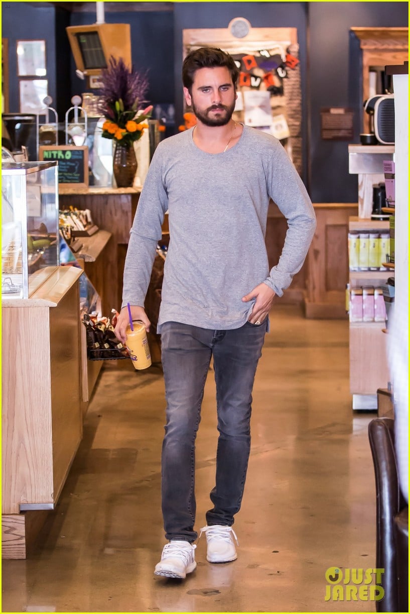 Scott Disick Brings Back Lord Disick in New 'Keeping Up' Clip - Watch ...