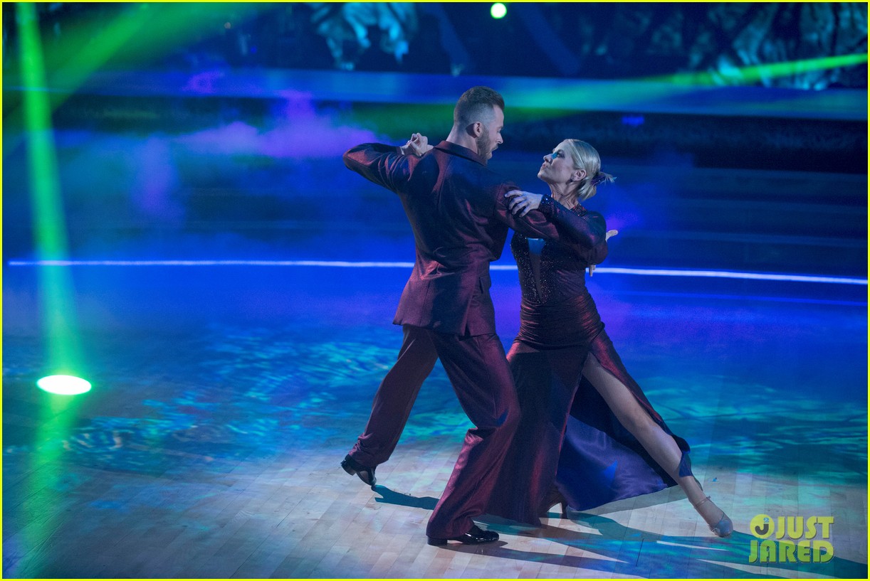 Maureen McCormick Dances with Cirque du Soleil for 'DWTS' Week 4 ...