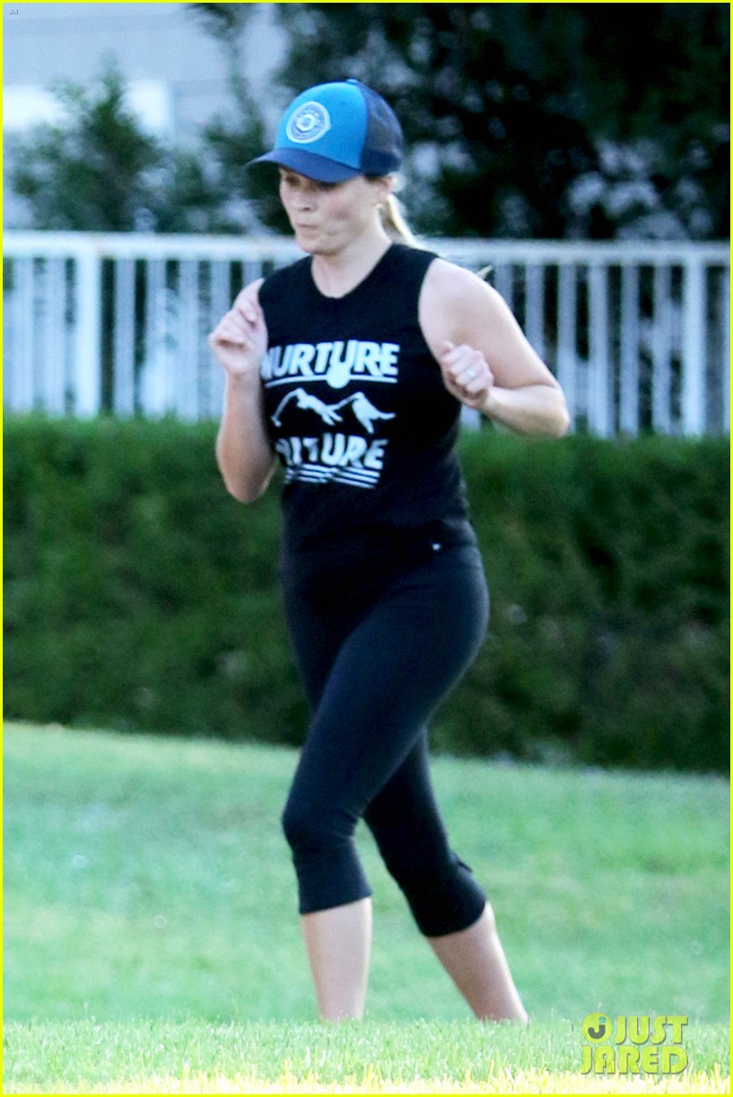 Reese Witherspoon Takes A Quick Trip to Nashville!: Photo 3782748 ...