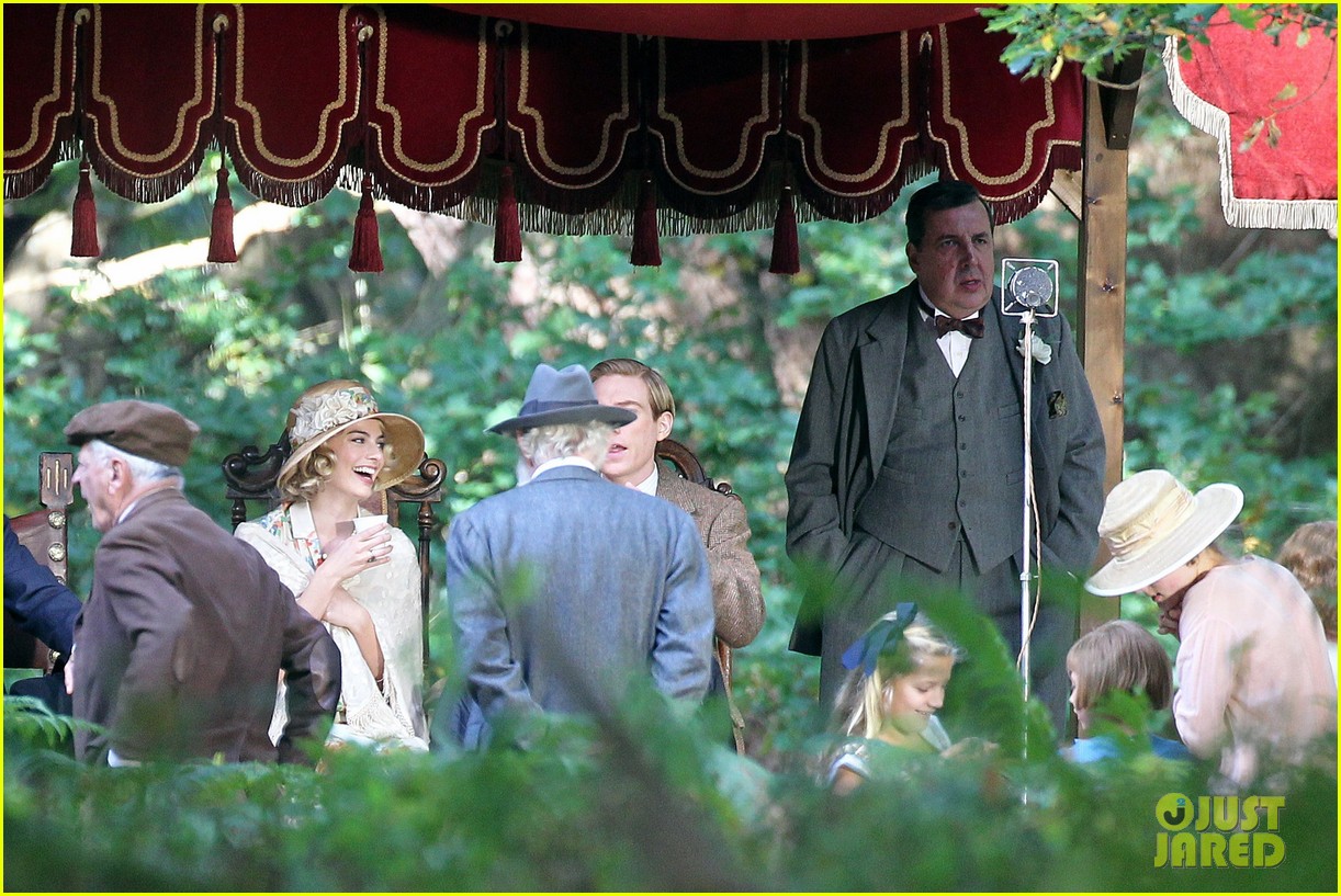 Margot Robbie Gets Into Character for 'Christopher Robin' Movie: Photo ...