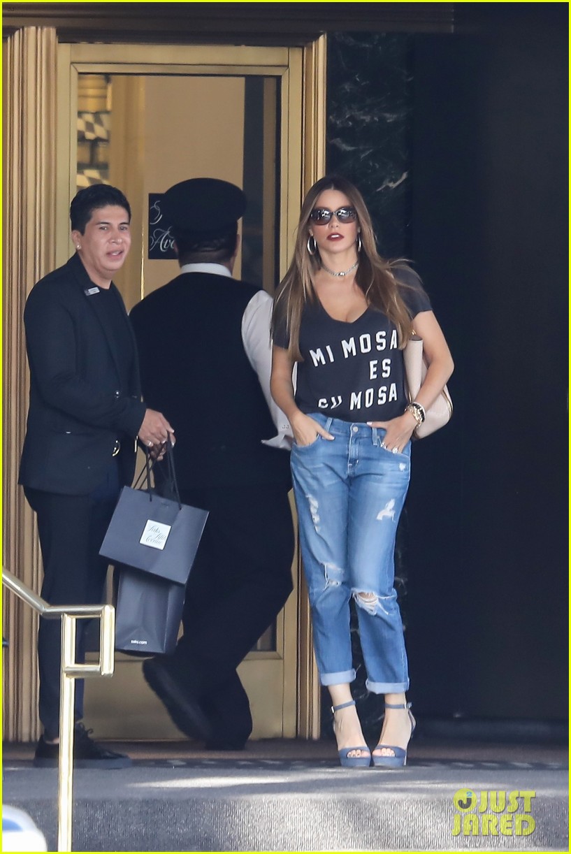 Sofia Vergara Had Some Special Visitors on the 'Modern Family' Set ...