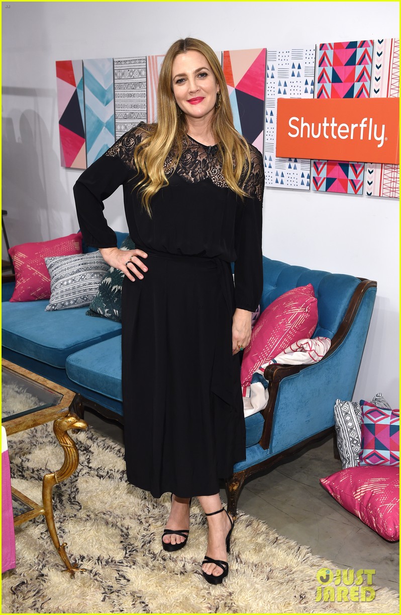 Drew Barrymore Reveals She's Going to Spend Christmas with Ex Husband ...