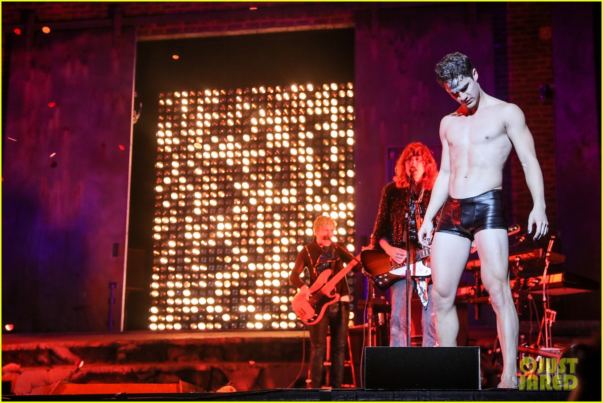 Darren Criss Bares Ripped Body During 'Hedwig' LA Opening!: Photo 3801575 | Broadway, Darren ...