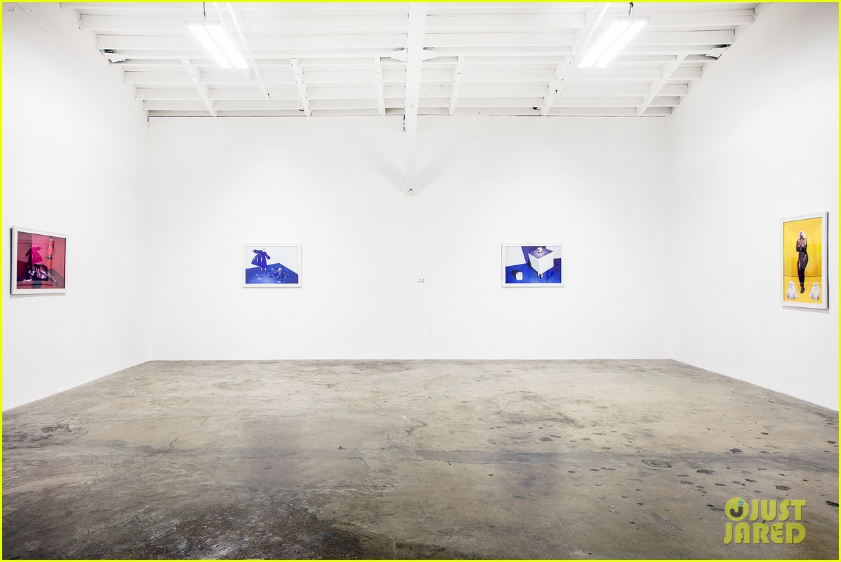 Miley Cyrus & Liam Hemsworth Support Pal Vijat Mohindra's Exhibition ...