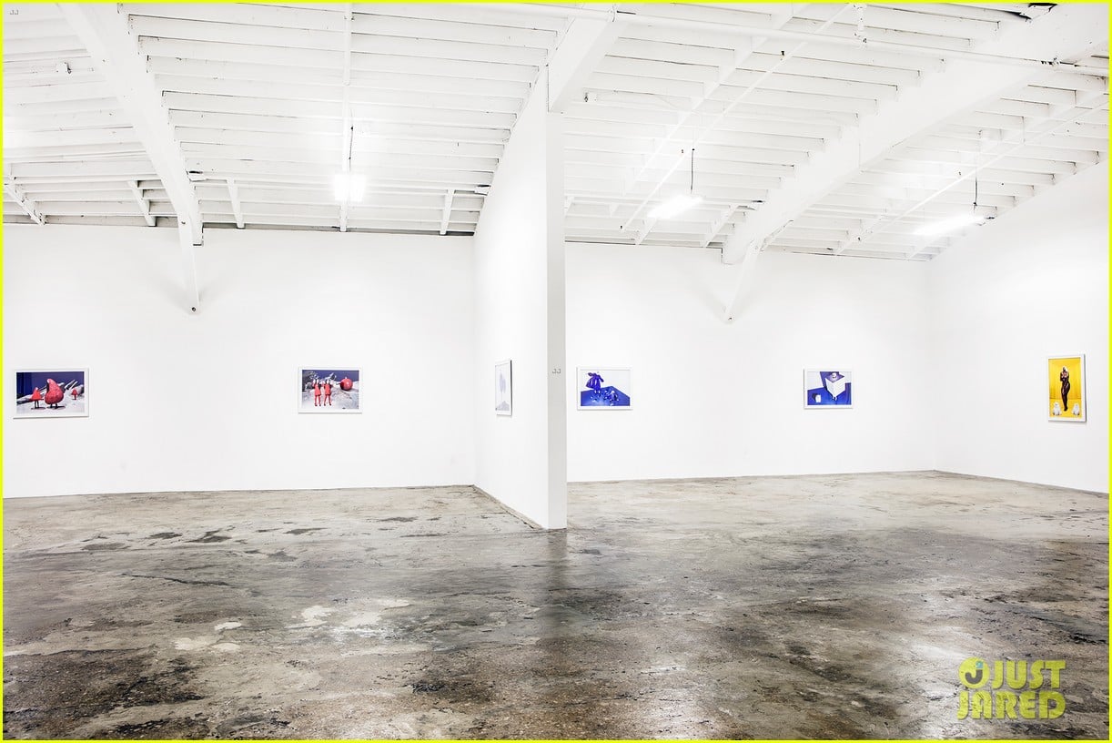 Miley Cyrus & Liam Hemsworth Support Pal Vijat Mohindra's Exhibition ...