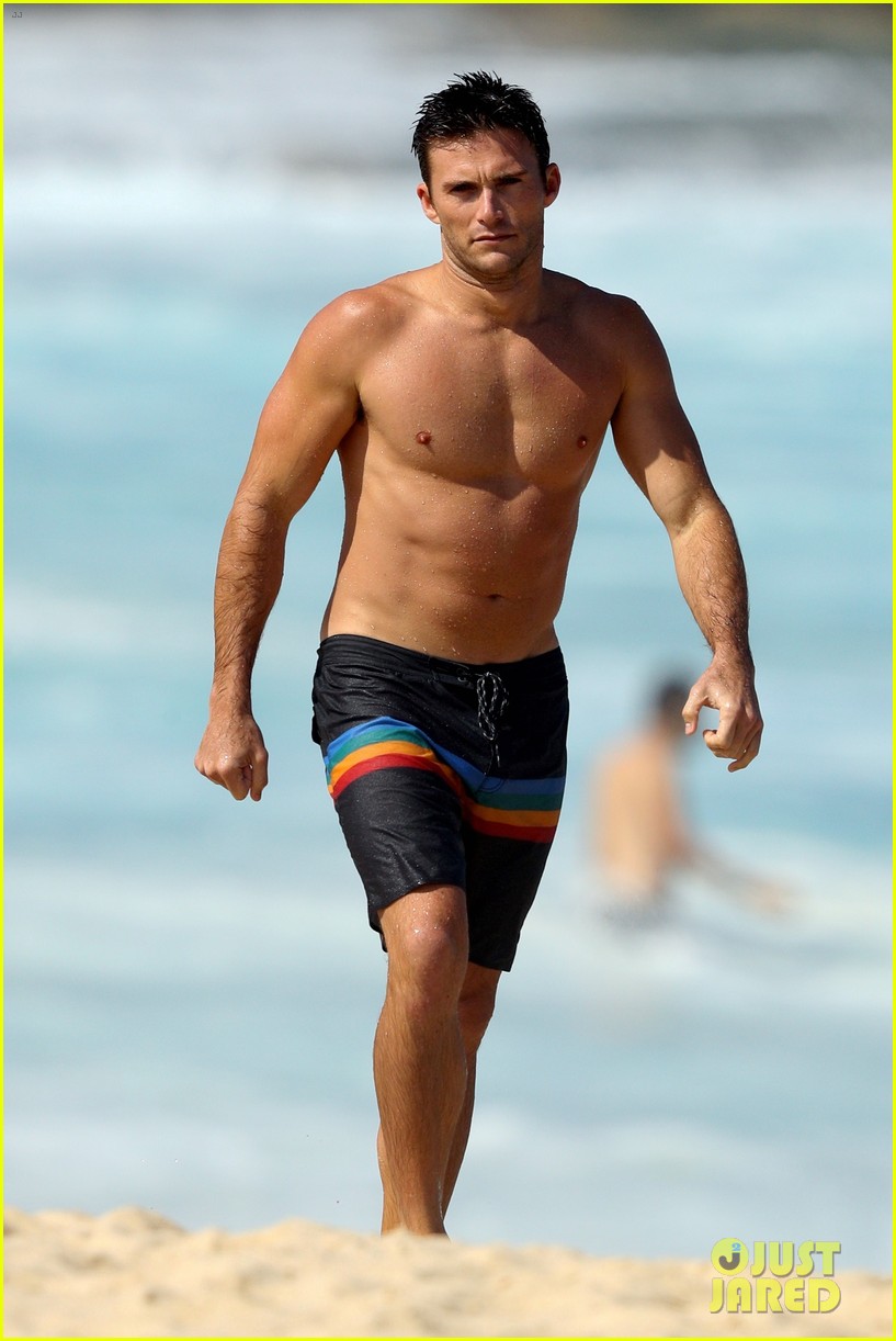 Scott Eastwood Puts His Hot Body on Display in Australia!: Photo ...