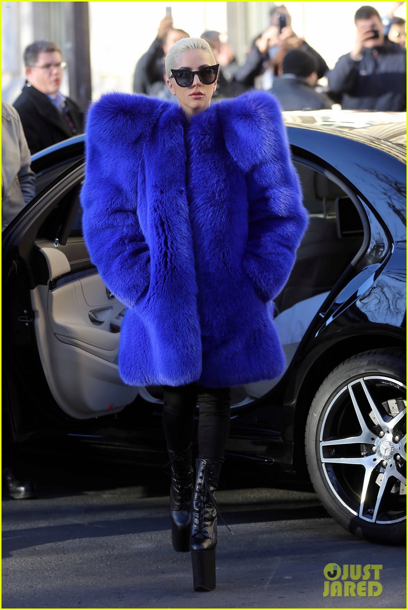Lady Gaga Wears Statement Blue Coat in Paris: Photo 3817403 | Lady Gaga ...