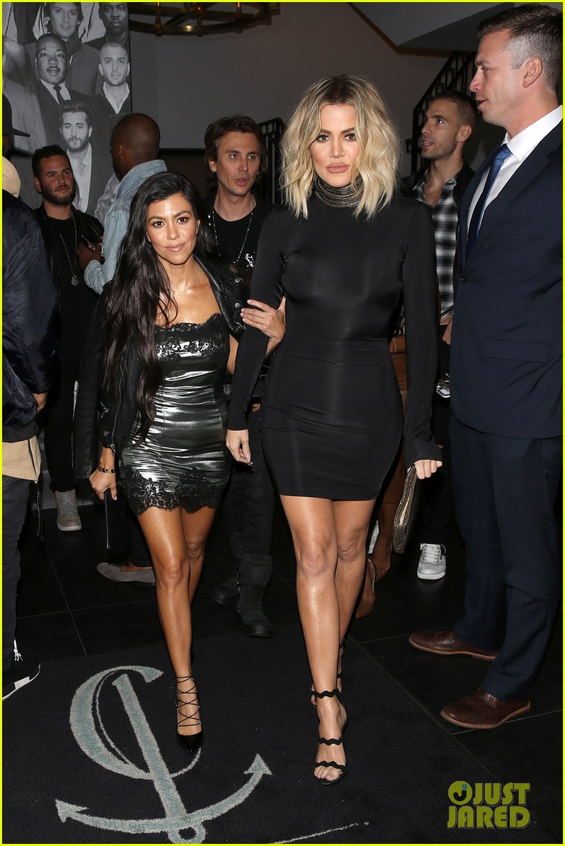 Kendall Jenner & Family Step Out for Her 21st Birthday Party!: Photo ...