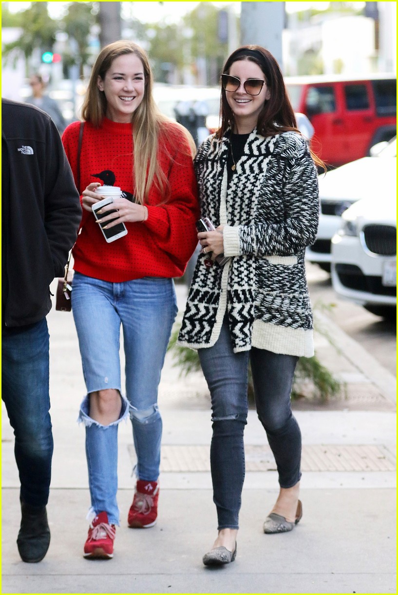 VIDEO: Lana Del Rey Dances to The Weeknd's 'Stargirl Interlude': Photo ...