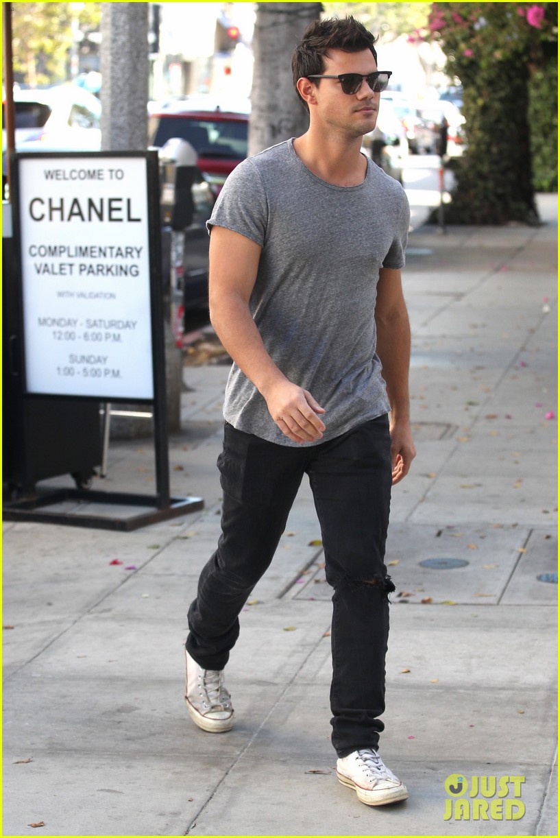 Taylor Lautner Heads to California in New 'Run the Tide' Trailer ...