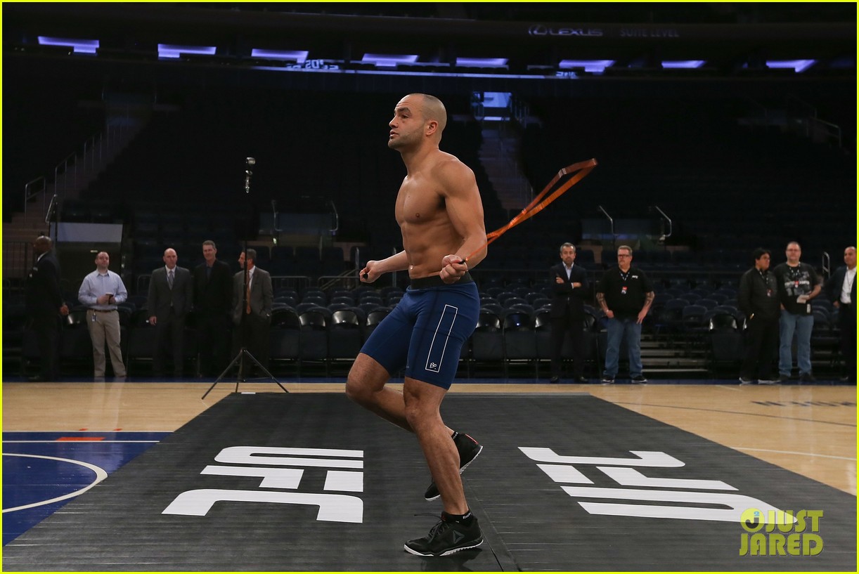 UFC 205 Stream: How to Watch Alvarez vs McGregor Fight: Photo 3807200 ...