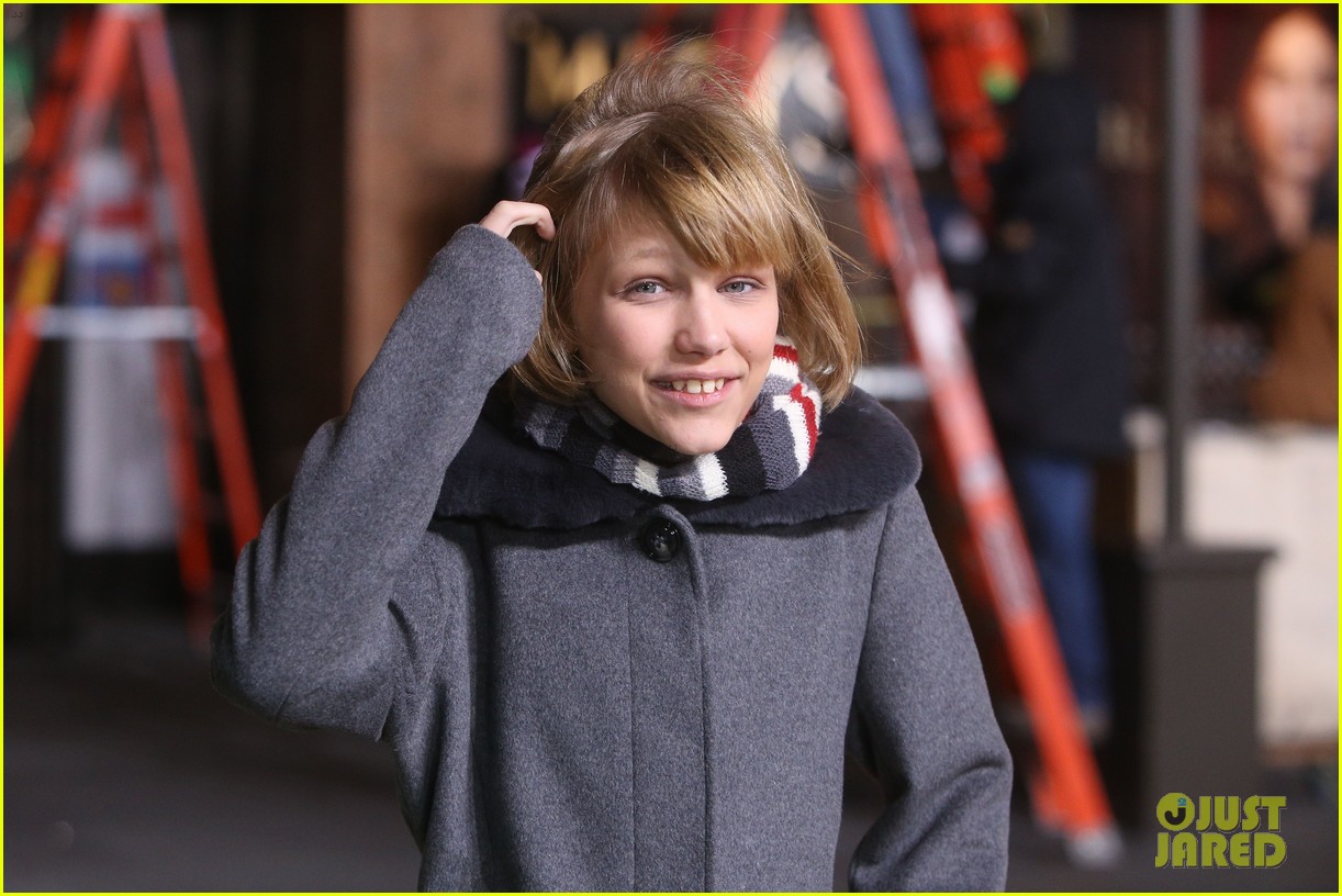 Daya & Grace VanderWaal Rehearse for Tomorrow's Macy's Thanksgiving Day ...