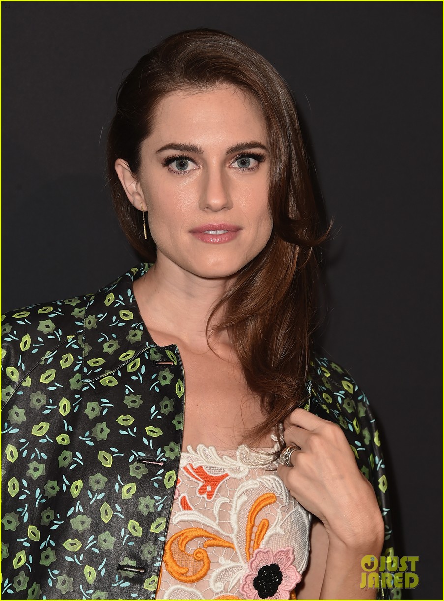 Freida Pinto, Connie Britton & Olivia Munn Put On Their Best For Star ...