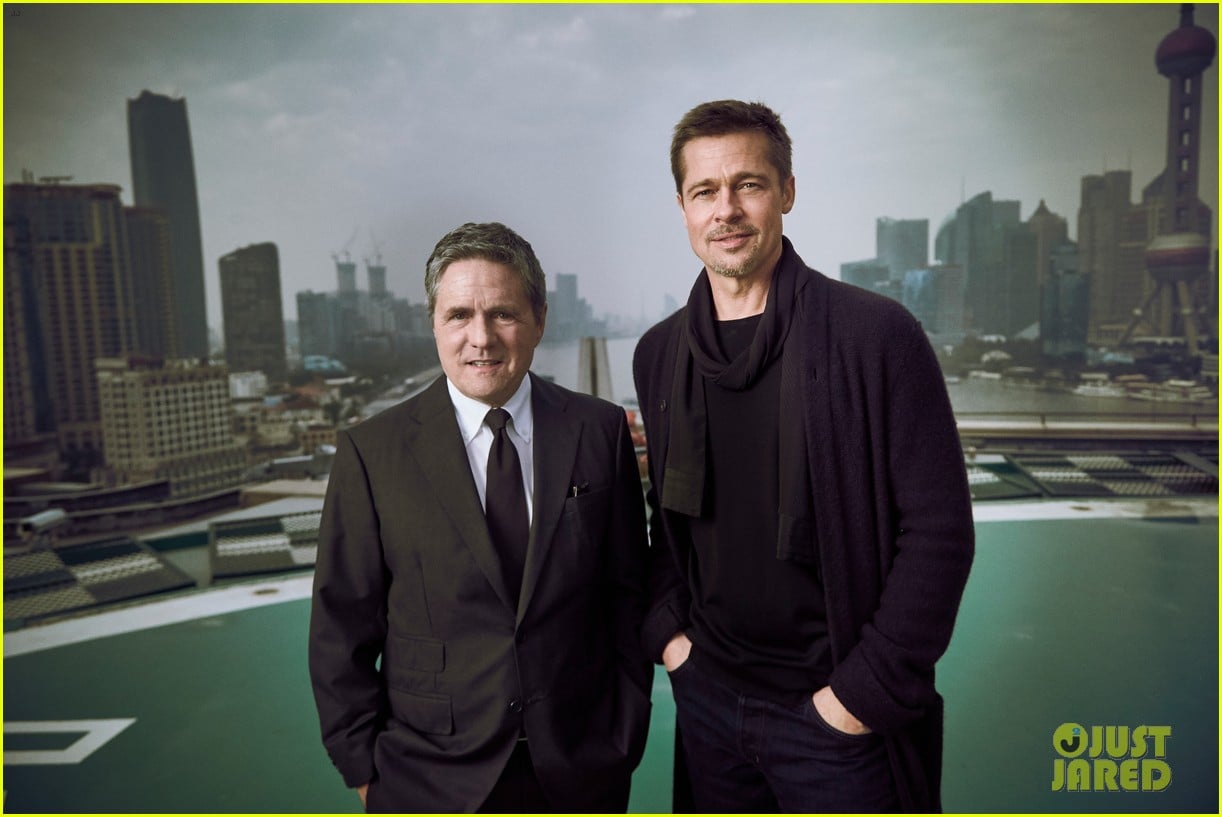 Brad Pitt Proves He is the Most Fan Friendly Guy Around!: Photo 3809385 ...