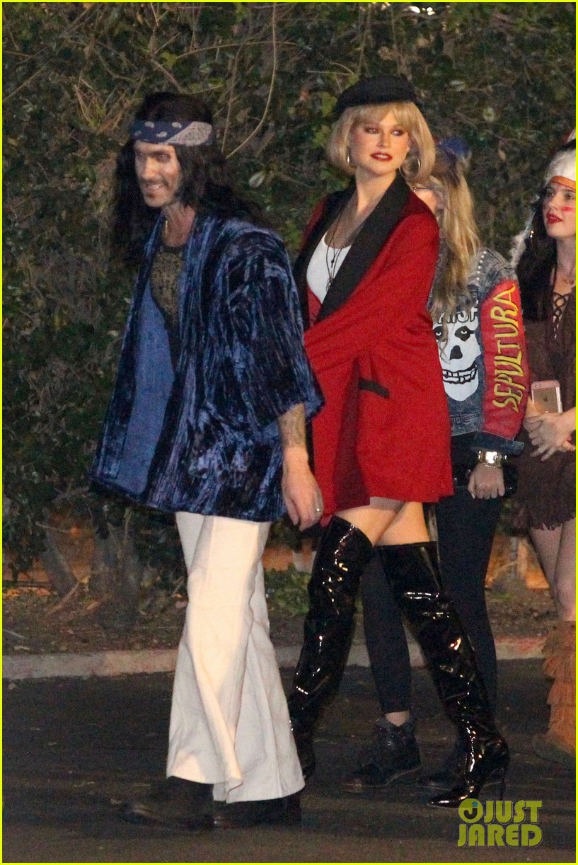Behati Prinsloo Dresses as 'Pretty Woman' for Halloween Alongside Adam ...