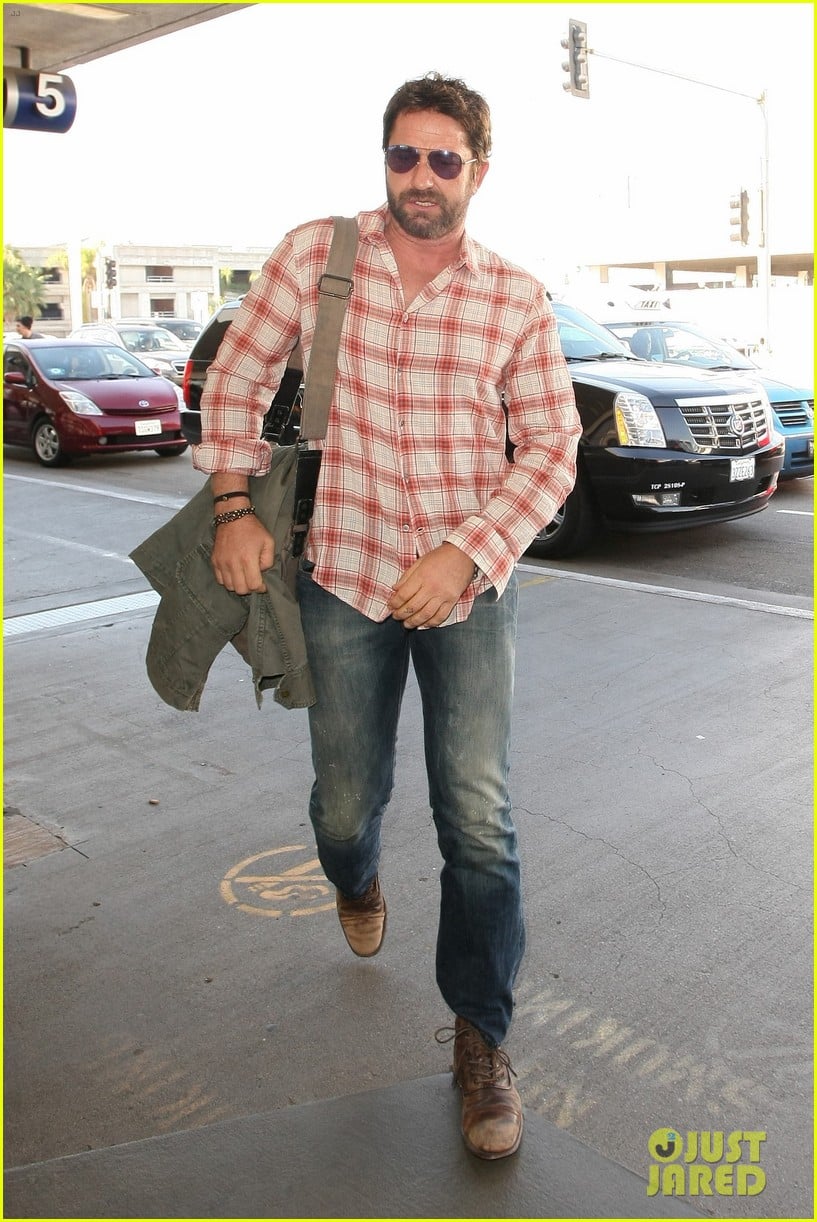 Newly Single Gerard Butler Catches a Solo Flight Out of LAX: Photo ...