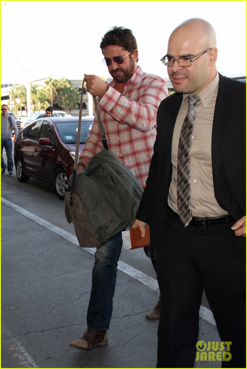 Newly Single Gerard Butler Catches a Solo Flight Out of LAX: Photo ...