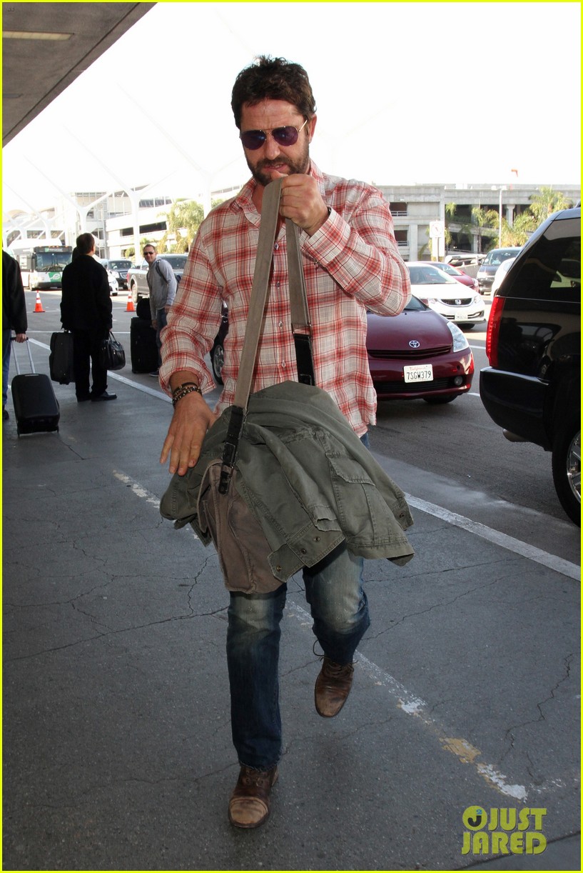 Newly Single Gerard Butler Catches a Solo Flight Out of LAX: Photo ...