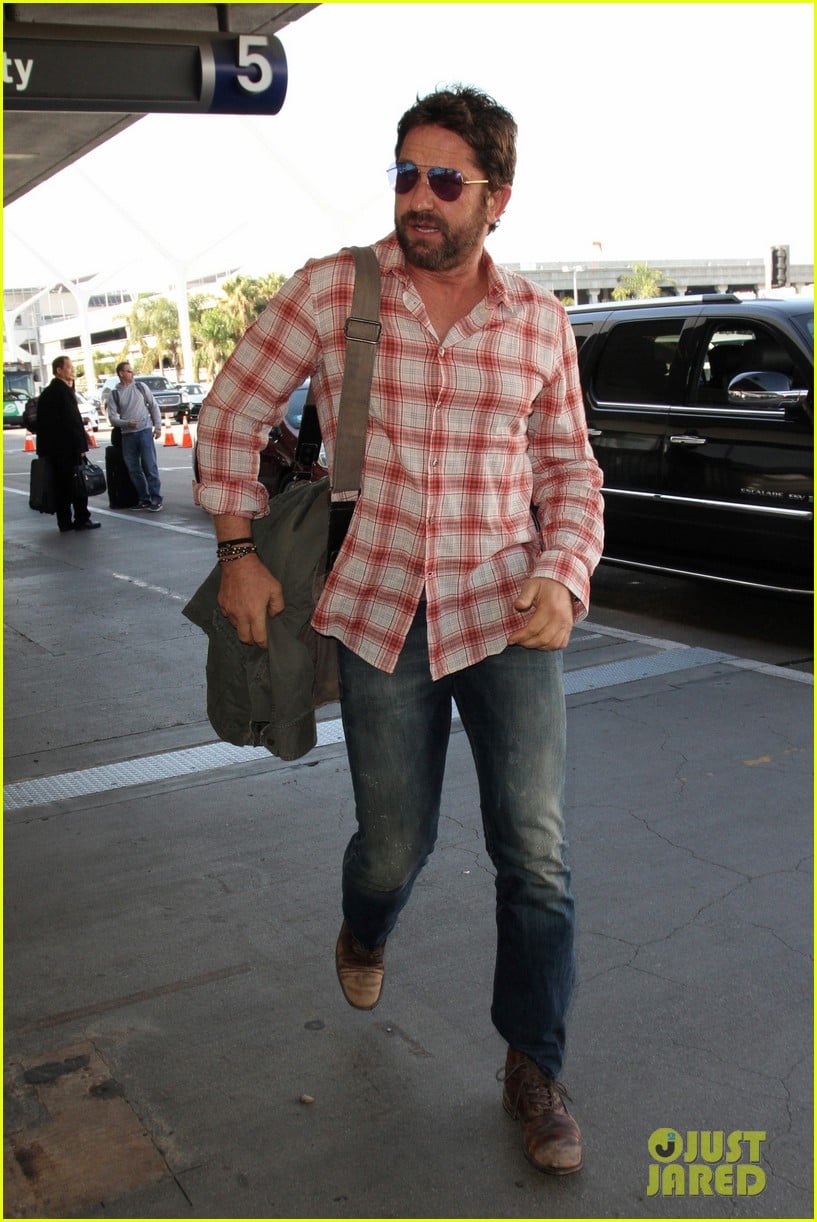 Newly Single Gerard Butler Catches a Solo Flight Out of LAX: Photo ...
