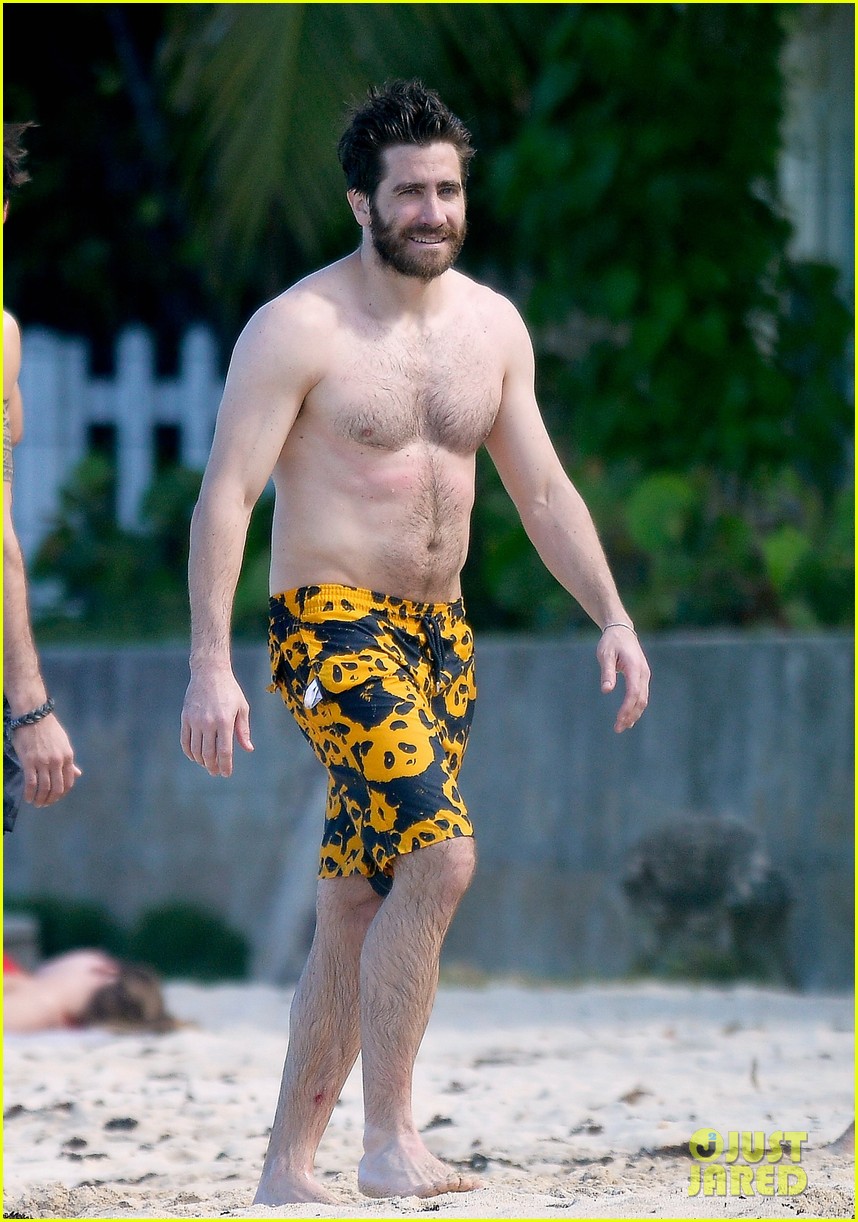 Jake Gyllenhaal Goes Shirtless in St. Barts, Takes a Surfing Lesson with Greta Caruso!: Photo ...