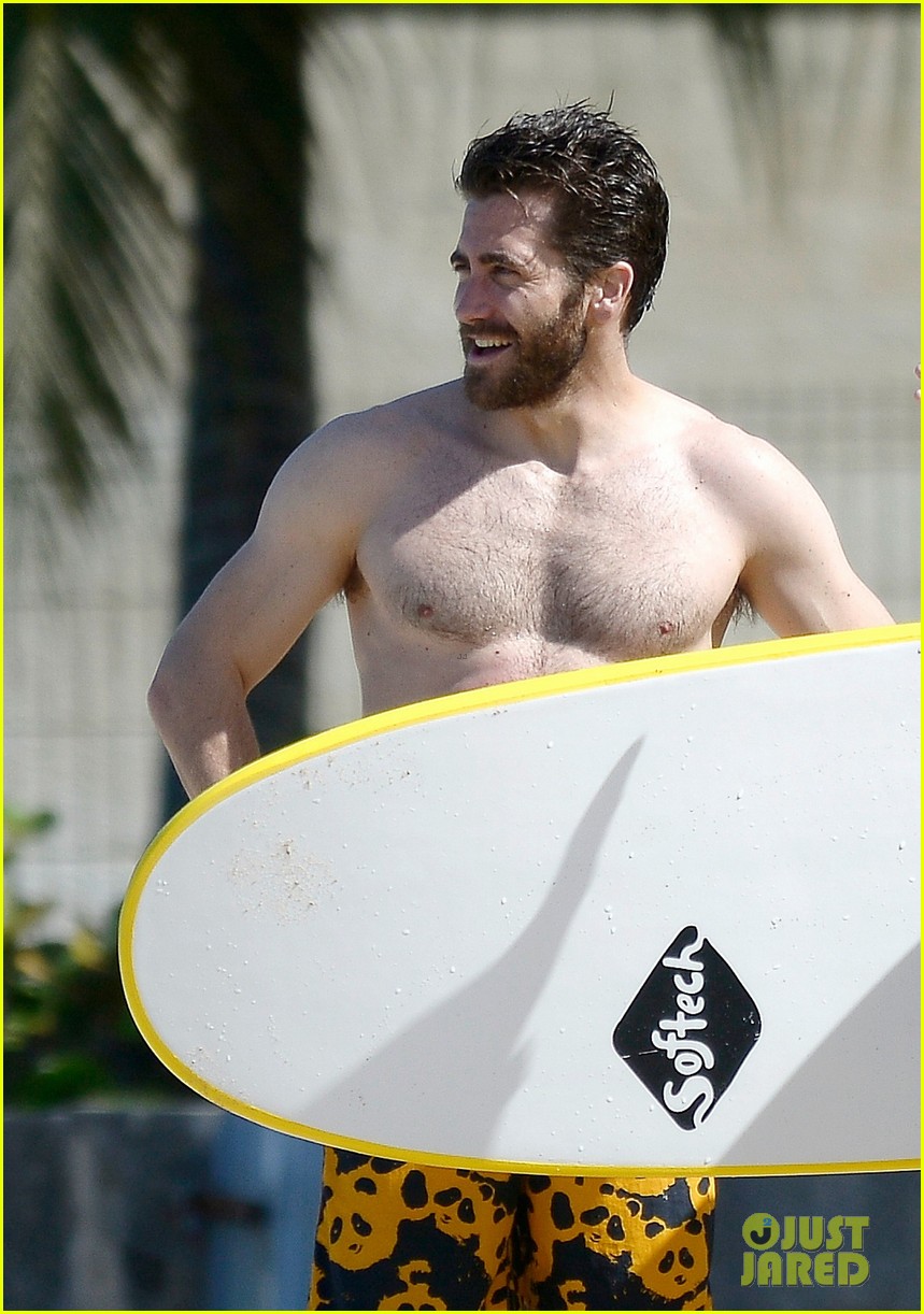 Jake Gyllenhaal Goes Shirtless in St. Barts, Takes a Surfing Lesson with Greta Caruso!: Photo ...