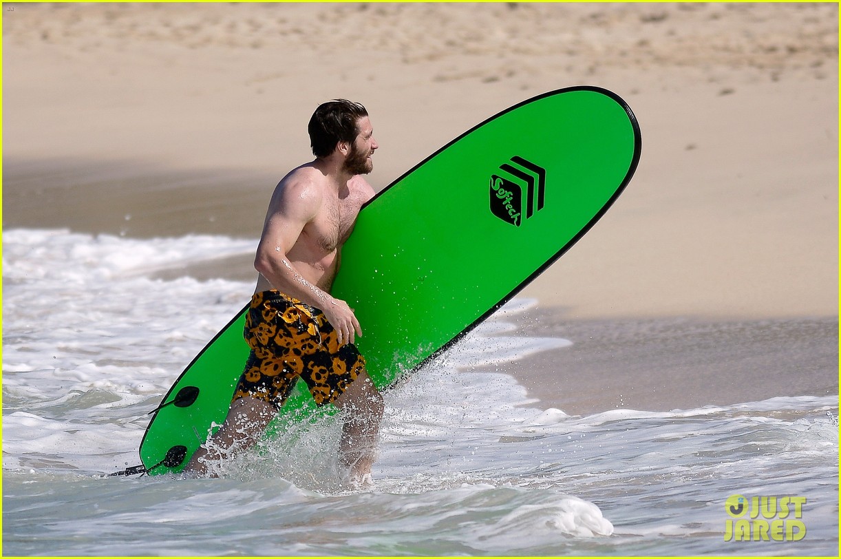 Jake Gyllenhaal Goes Shirtless in St. Barts, Takes a Surfing Lesson with Greta Caruso!: Photo ...