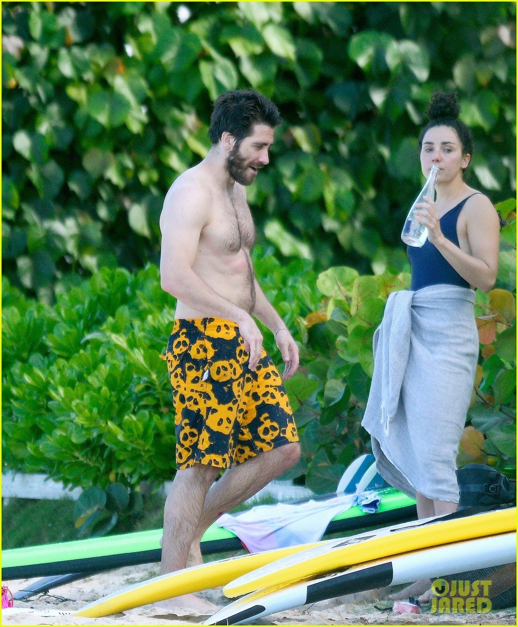 Jake Gyllenhaal Goes Shirtless in St. Barts, Takes a Surfing Lesson with Greta Caruso!: Photo ...