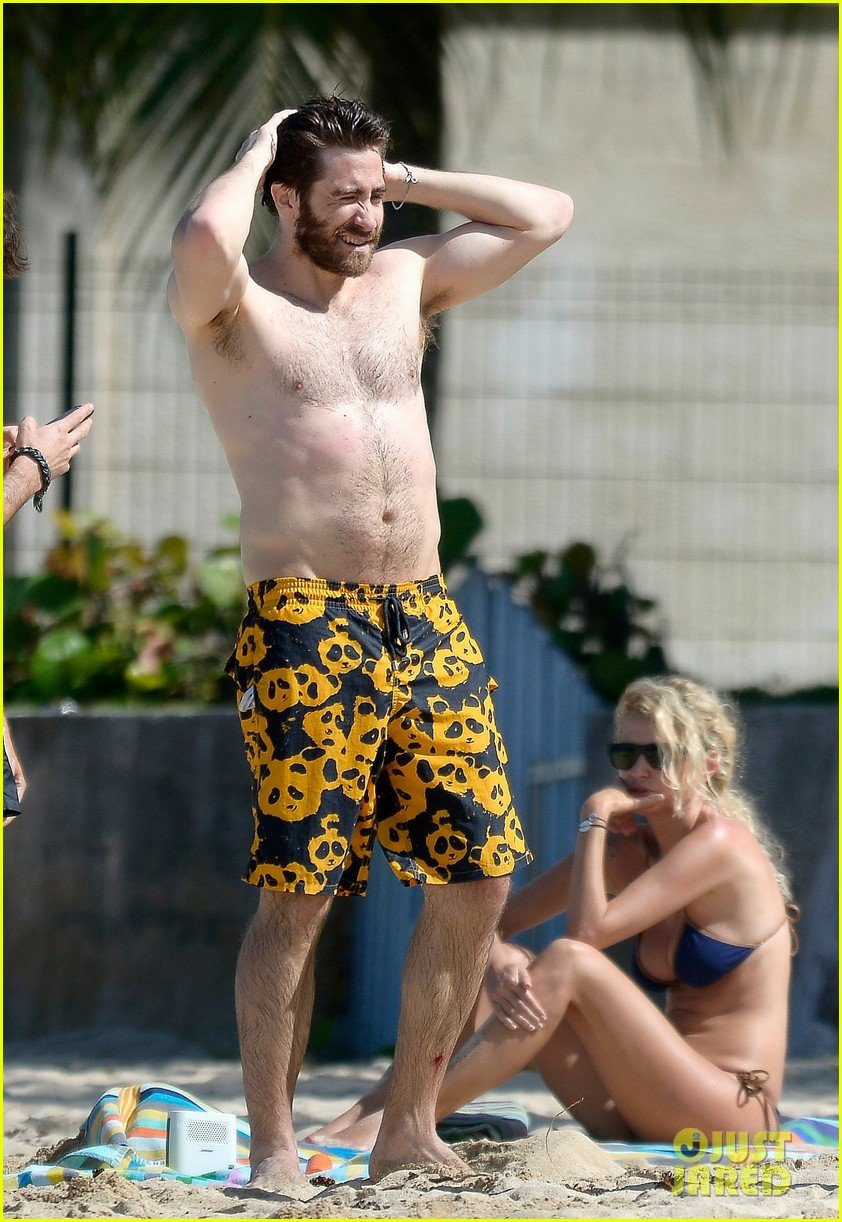 Jake Gyllenhaal Goes Shirtless in St. Barts, Takes a Surfing Lesson with Greta Caruso!: Photo ...