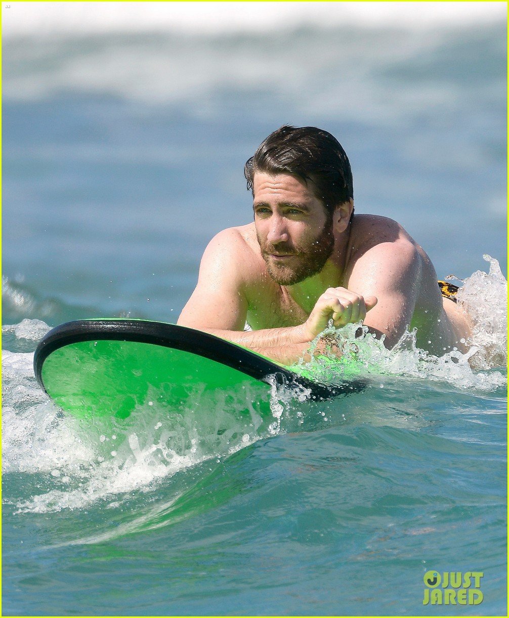Jake Gyllenhaal Goes Shirtless in St. Barts, Takes a Surfing Lesson with Greta Caruso!: Photo ...