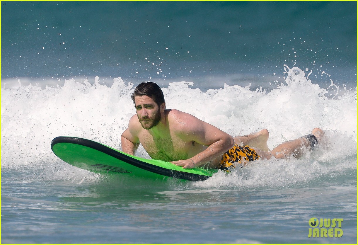 Jake Gyllenhaal Goes Shirtless in St. Barts, Takes a Surfing Lesson with Greta Caruso!: Photo ...