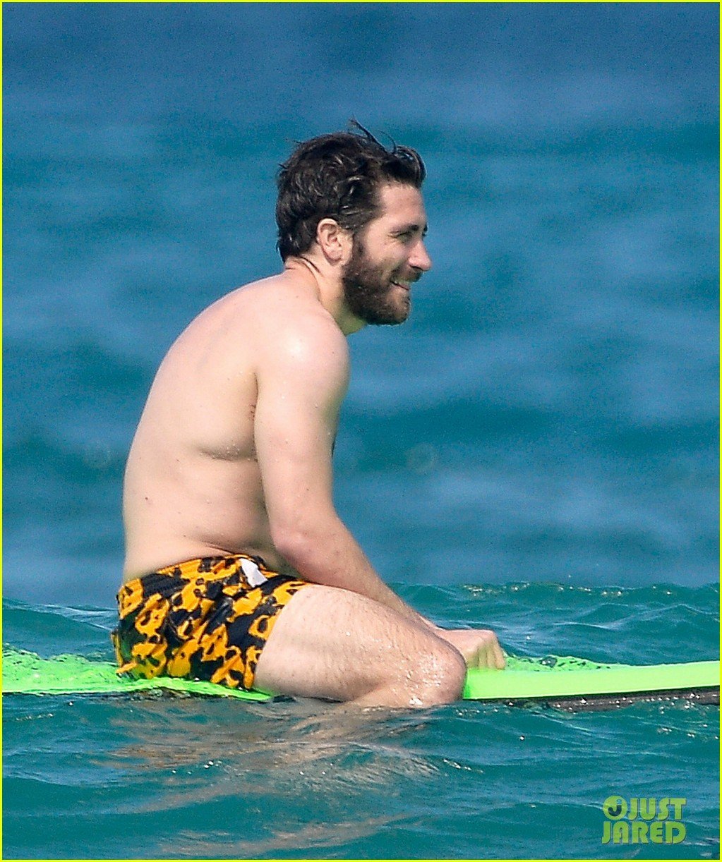 Jake Gyllenhaal Goes Shirtless in St. Barts, Takes a Surfing Lesson with Greta Caruso!: Photo ...