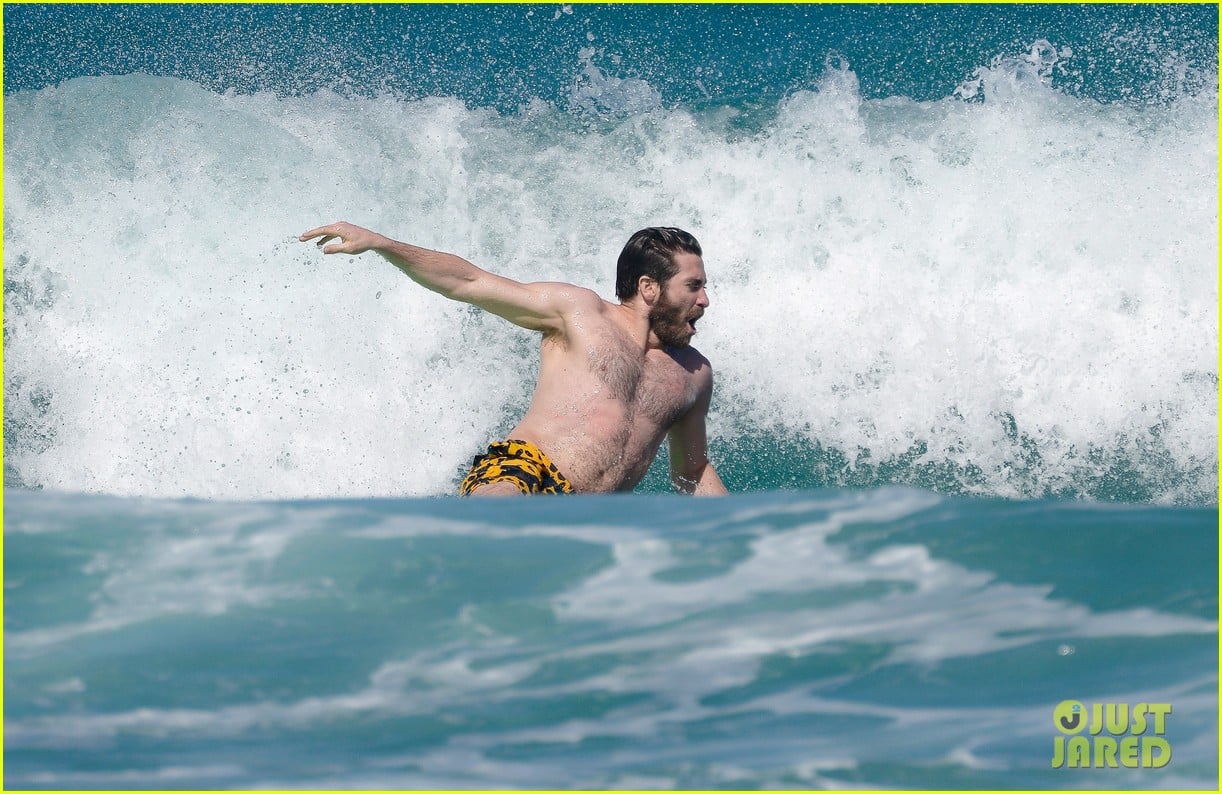 Jake Gyllenhaal Goes Shirtless in St. Barts, Takes a Surfing Lesson with Greta Caruso!: Photo ...