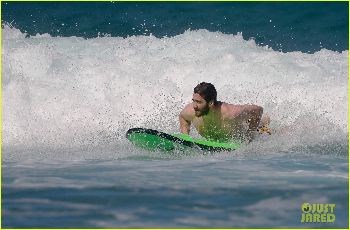 Jake Gyllenhaal Goes Shirtless in St. Barts, Takes a Surfing Lesson with Greta Caruso!: Photo ...