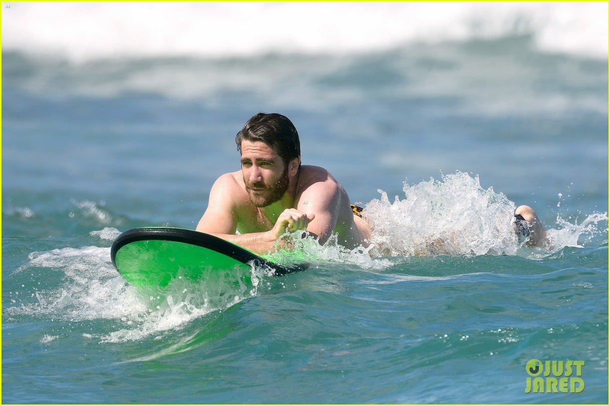 Jake Gyllenhaal Goes Shirtless in St. Barts, Takes a Surfing Lesson with Greta Caruso!: Photo ...