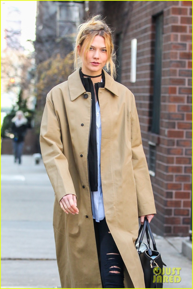 Karlie Kloss Shows Off Her Boxing Skills in Australia!: Photo 3829914 ...