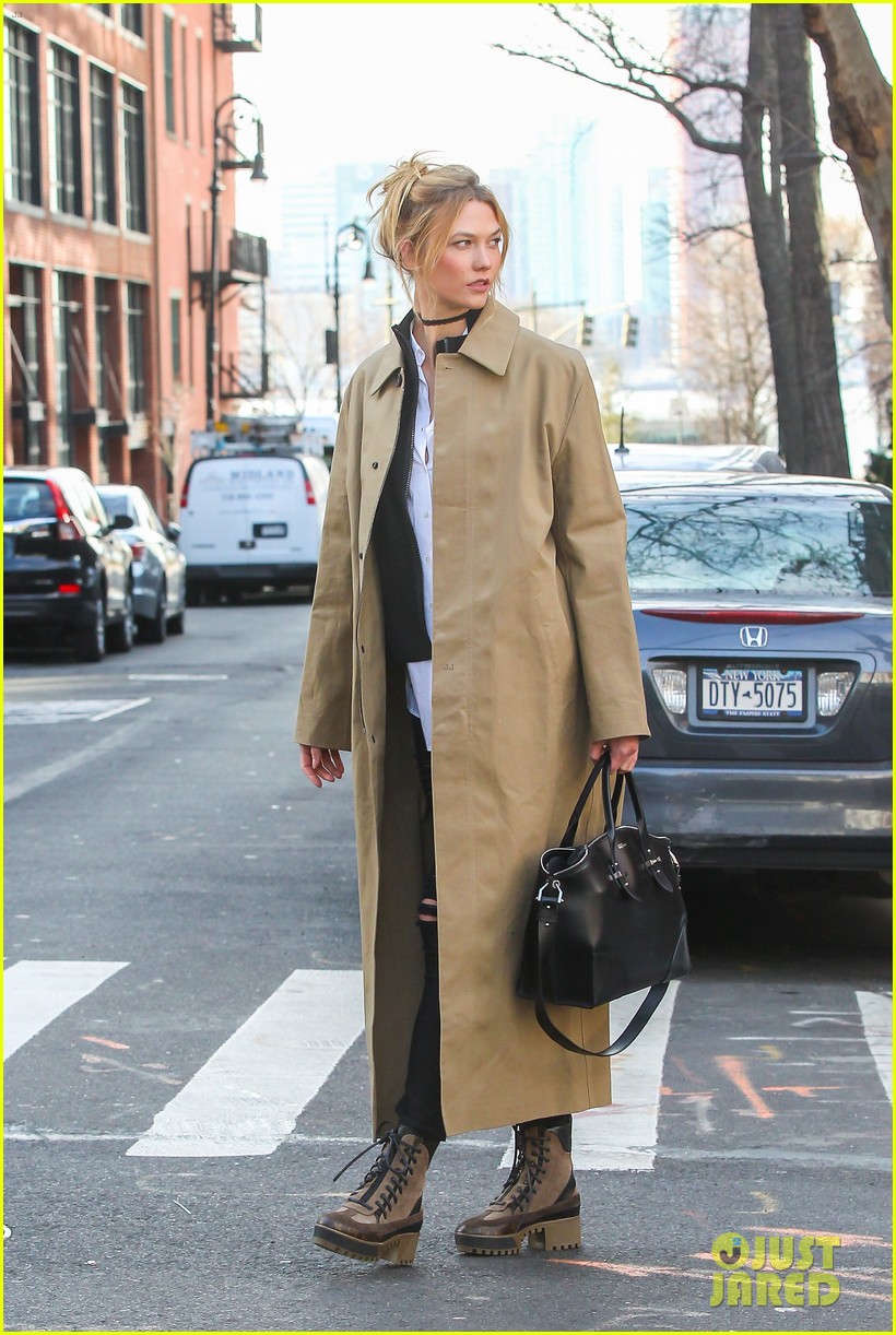 Karlie Kloss Shows Off Her Boxing Skills in Australia!: Photo 3829915 ...