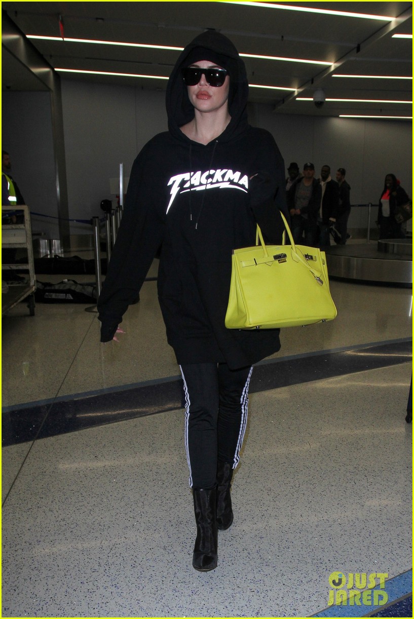 Kris Jenner Shares One of the First Kardashian Family Christmas Photos ...