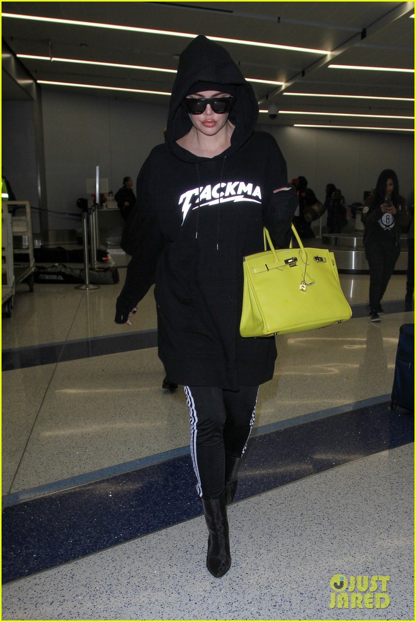 Kris Jenner Shares One of the First Kardashian Family Christmas Photos ...