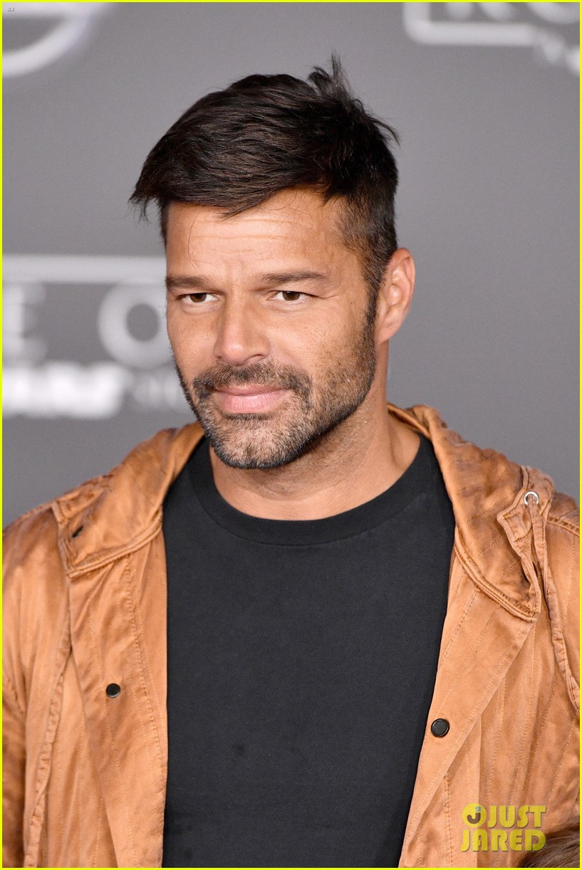 Ricky Martin Brings His Boys to 'Rogue One' Premiere With Fiance Jwan ...