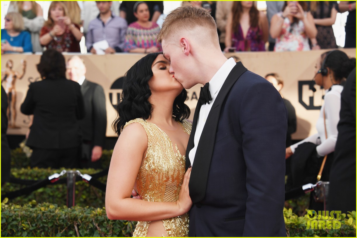 Ariel Winter Brings Boyfriend Levi Meaden To SAG Awards 2017: Photo 3849360 | Ariel Winter ...