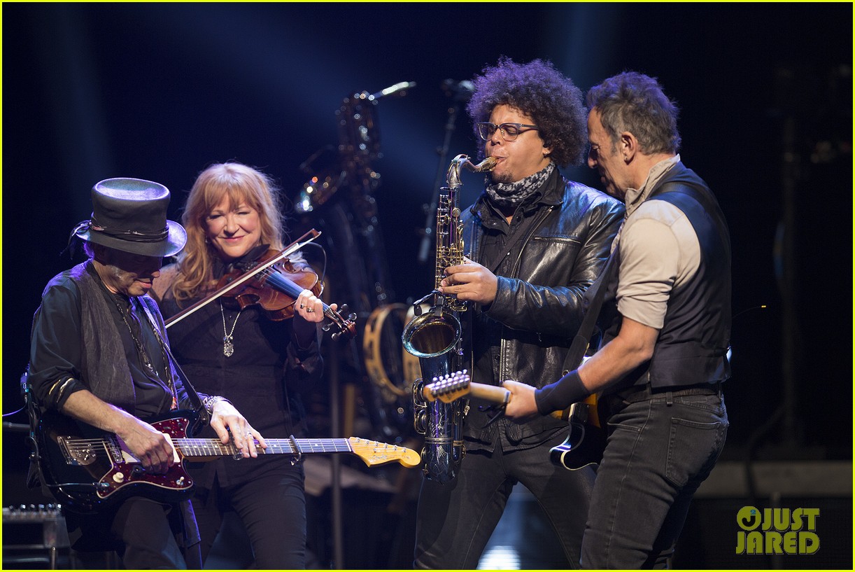 VIDEO: Bruce Springsteen Sends Love to Women's March Participants ...