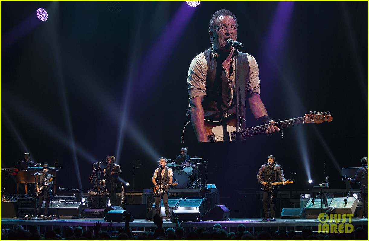 VIDEO: Bruce Springsteen Sends Love to Women's March Participants ...