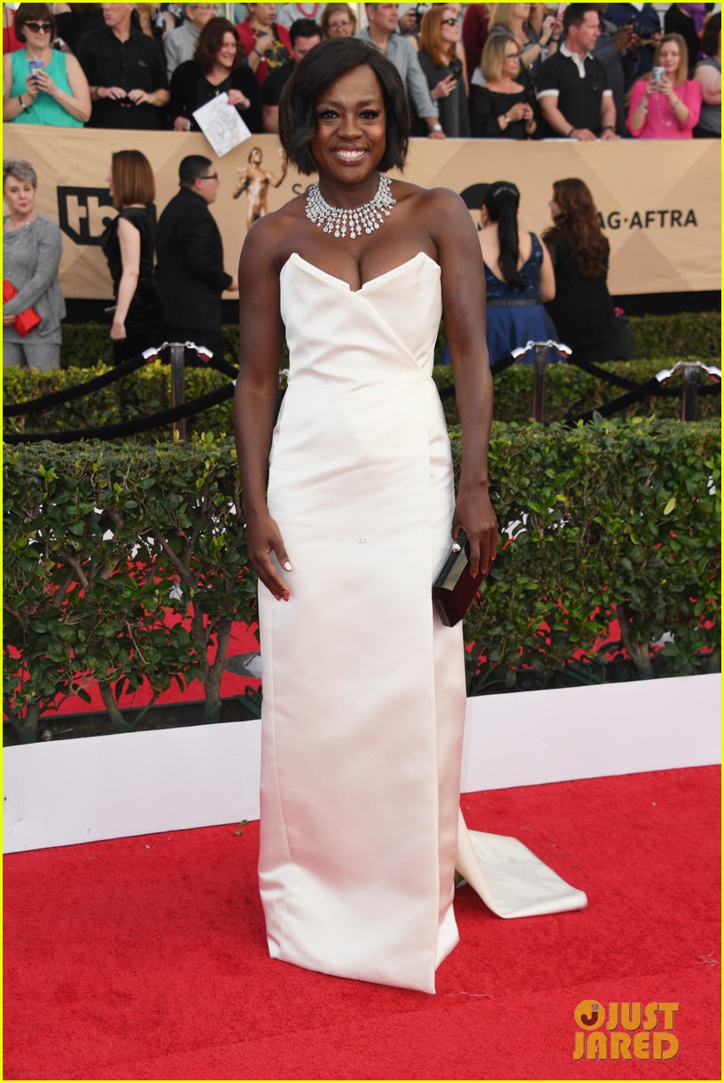 Viola Davis & Denzel Washington Support 'Fences' at SAG Awards 2017 ...