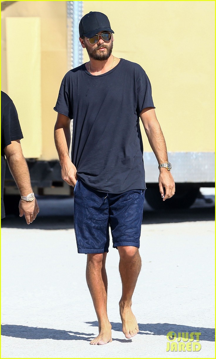 Scott Disick Cuddles By the Pool with Another Woman in Miami: Photo ...