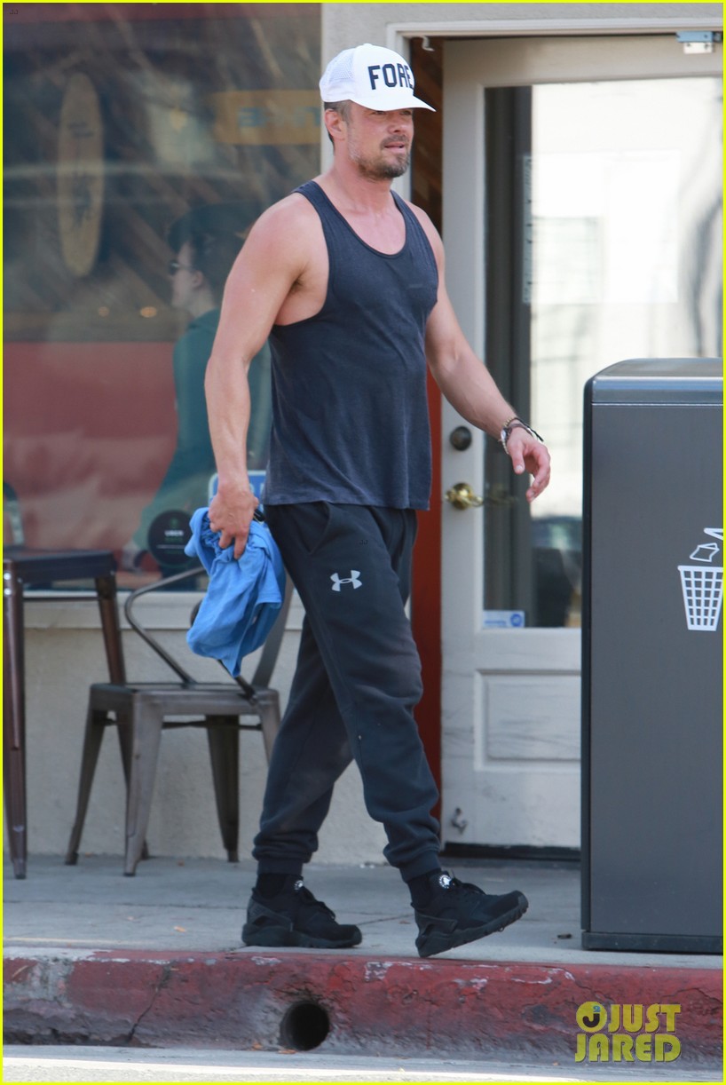 Josh Duhamel Shows Off His Buff Biceps After the Gym!: Photo 3843592 ...