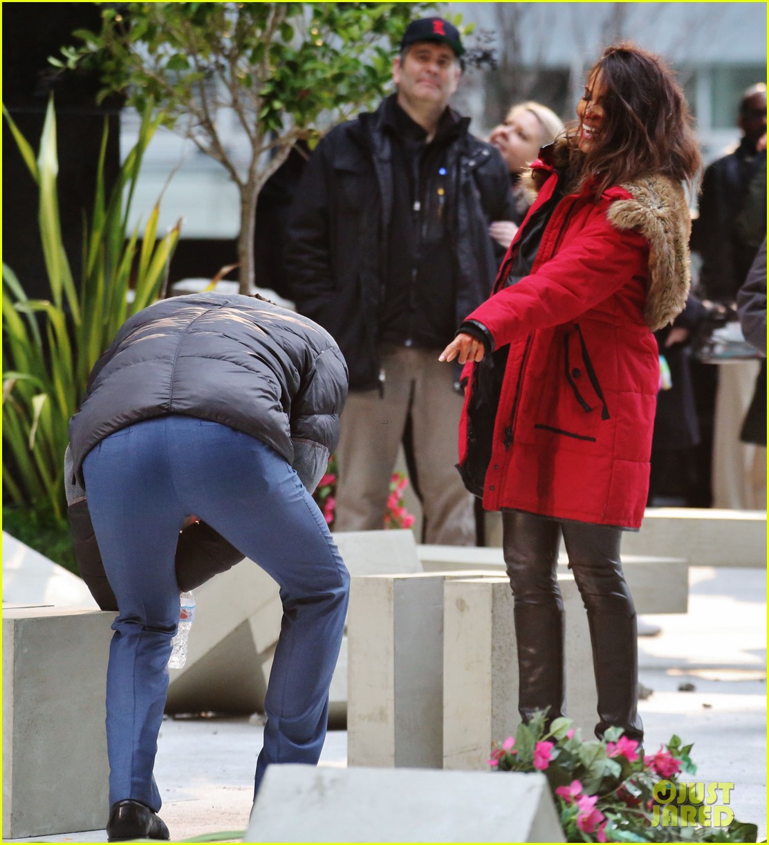 Tom Ellis Is Covered in Blood for 'Lucifer' Fight Scene: Photo 3847426 ...