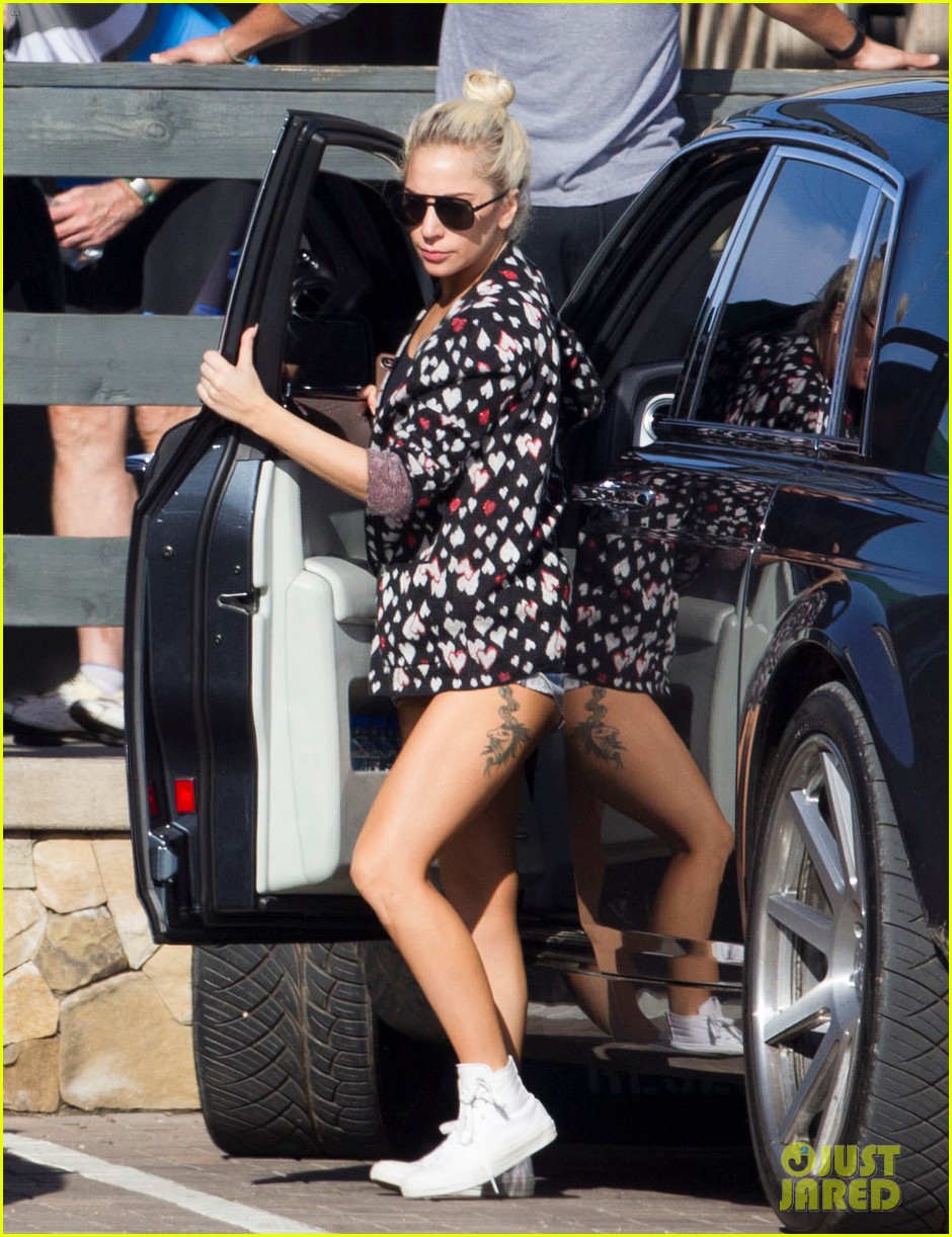 Lady Gaga Goes Tanning in the Rain Because She's Lady Gaga: Photo ...